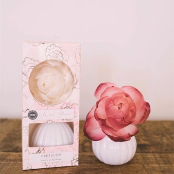 Bridgewater Candle Company | Other | Flower Diffuser Sweet Grace | Poshmark